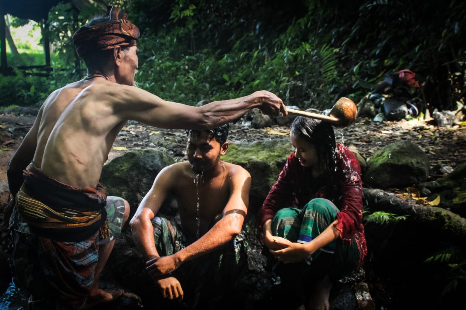 Mengenal Tradisi Mandiq Kemantan, Prosesi Penyucian Mempelai Suku Sasak ...